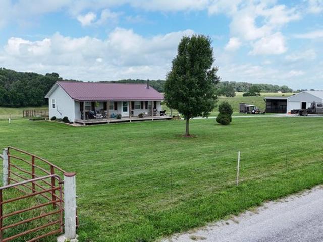 2395 Farm Road 1170, Verona, MO 65769