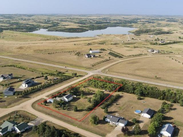 2395 Foxtail Ln N, Mandan, ND 58554