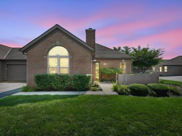 2395 Hooverside Ln, Grove City, OH 43123