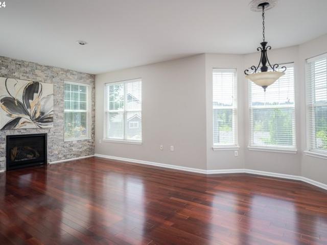 2395 Snowberry Ridge Ct, West Linn, OR 97068