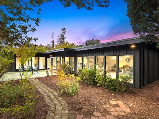 2396 Glen Way, East Palo Alto, CA 94303