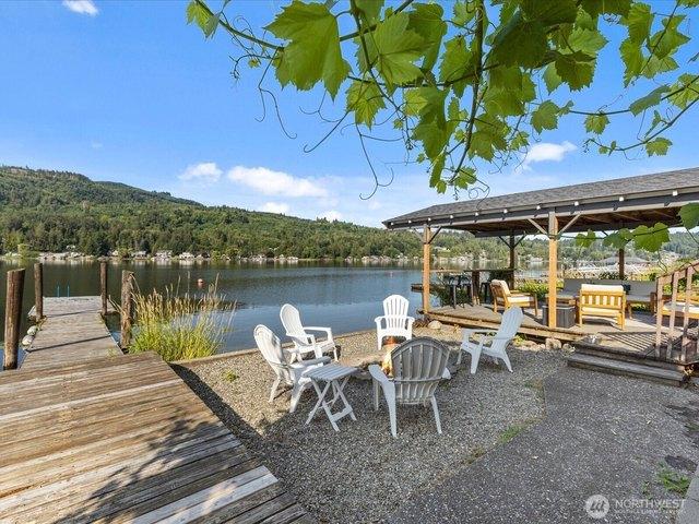 23970 N West View Rd, Mount Vernon, WA 98274