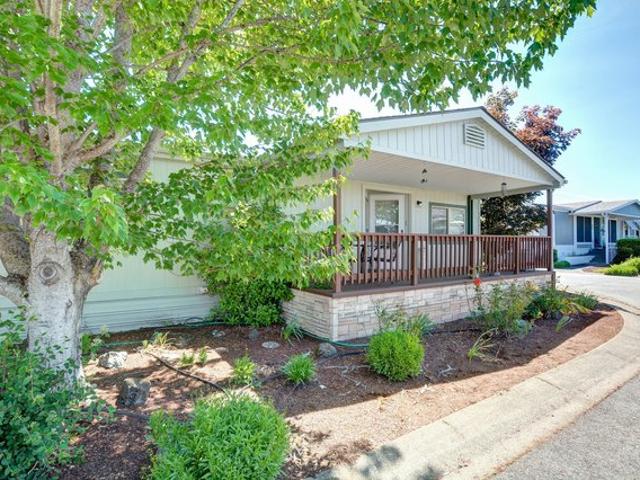 2398 Mulberry Ct, Grants Pass, OR 97527