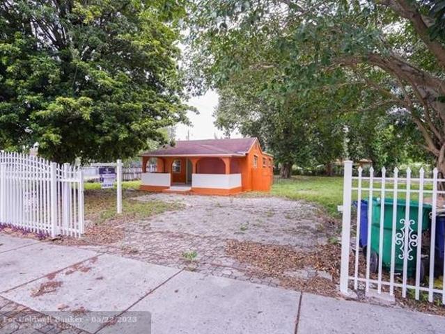 2398 NW 88th St, Miami, FL 33147