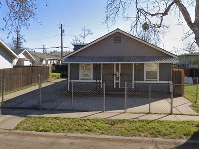 2398 Oakmont St, Sacramento, CA 95815