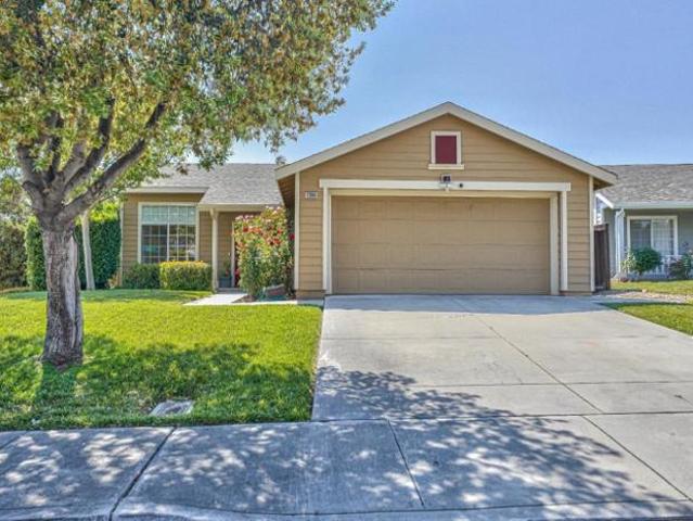 2398 Glenview Dr, Hollister, CA 95023