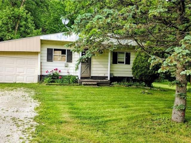 2399 Bonna Dr, Uniontown, OH 44685