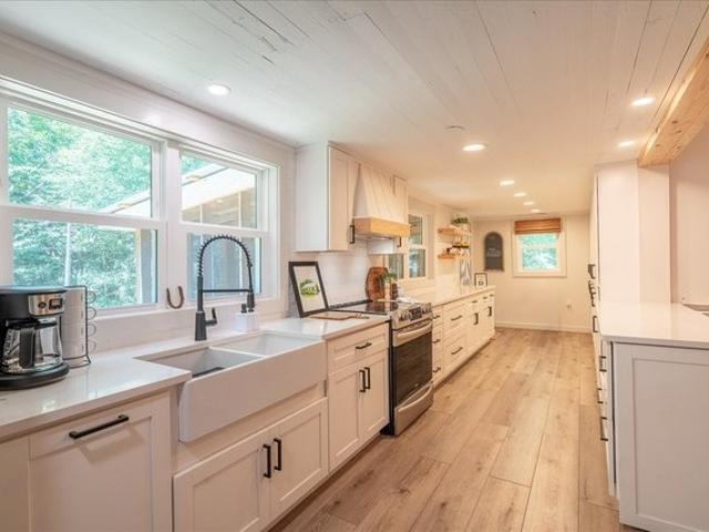 2399 Linden Hwy, Clifton, TN 38425