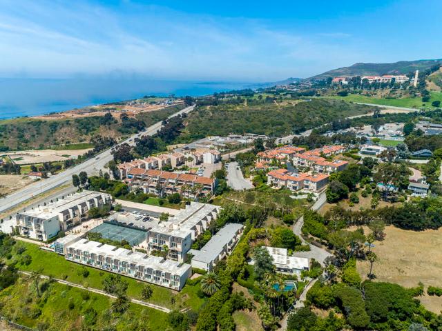23901 Civic Center Way, Unit 158, Malibu, CA 90265 | MLS #226001 VC | Compass