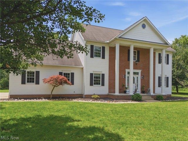 2390 Auberry Dr, Green, OH 44312