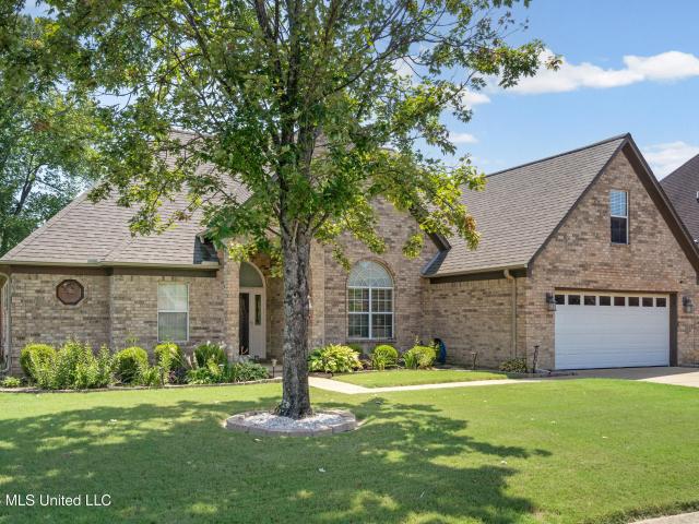 2390 Hamilton Cove