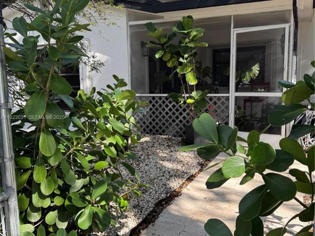 2390 SW 18th Ave, Fort Lauderdale, FL 33315 | MLS #A11923