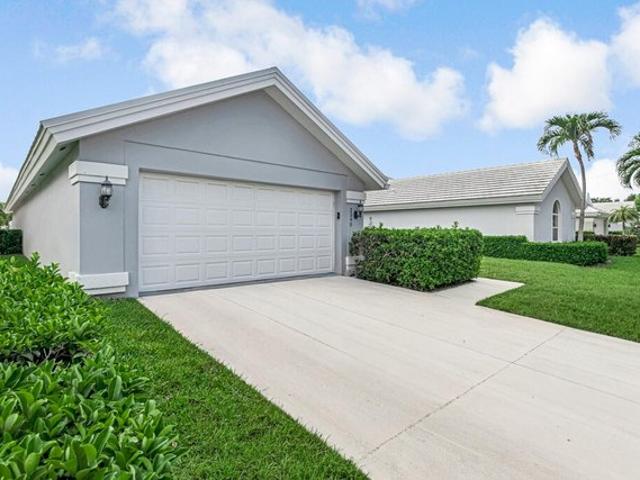 2390 Saratoga Bay Dr, West Palm Beach, FL 33409