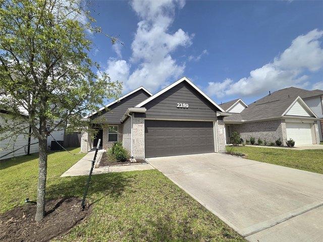 2390 Tavo Trail Dr, Conroe, TX 77301