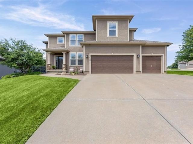 23920 W 124th Ct, Olathe, KS 66061