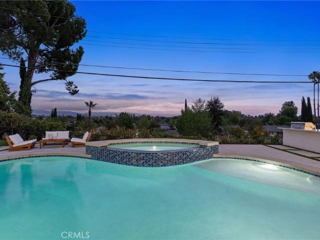 23925 Crosson Dr, Woodland Hills, CA 91367 | MLS #SR26080 | Compass