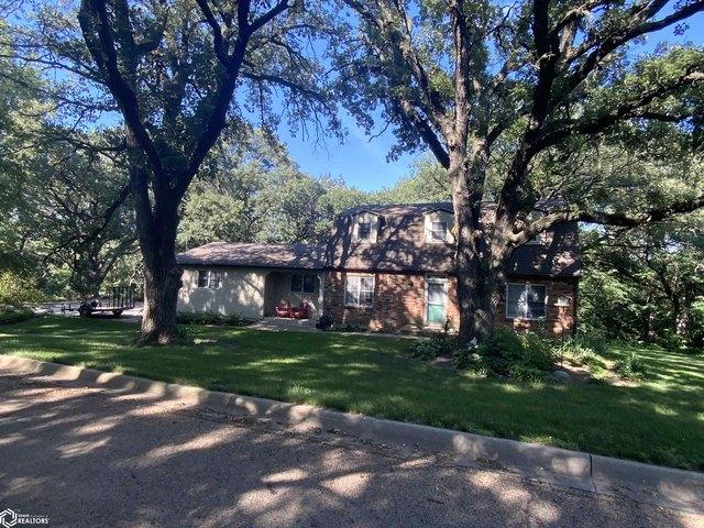 2392 Oak Brook Dr, Denison, IA 51442