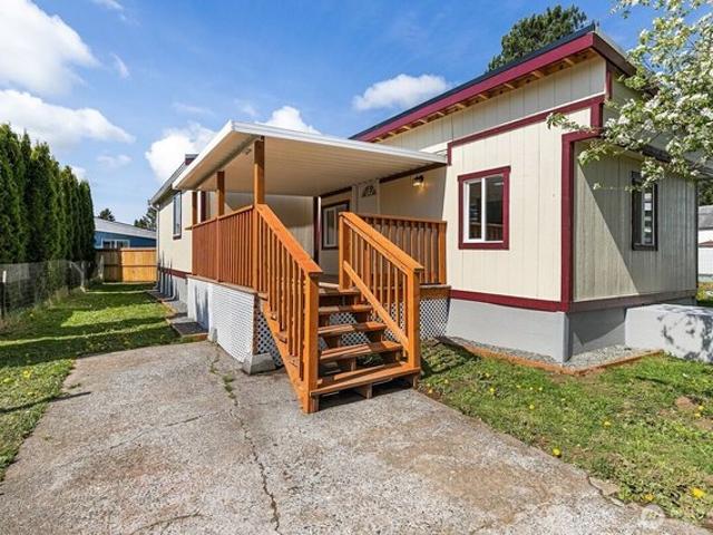 2392 Douglas Rd Trlr 19, Ferndale, WA 98248