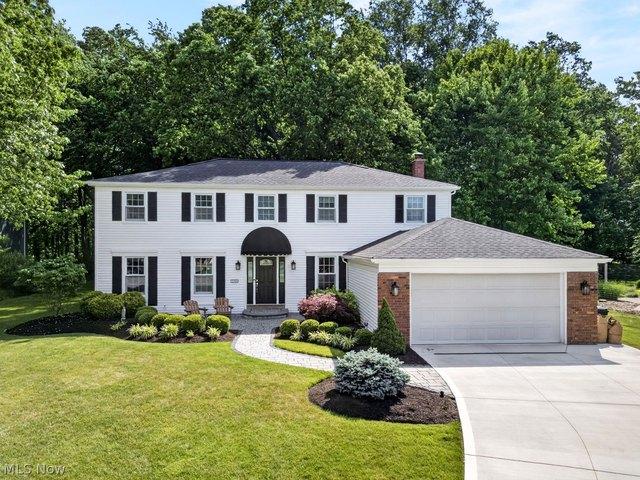 2393 Glen Valley Dr, Westlake, OH 44145