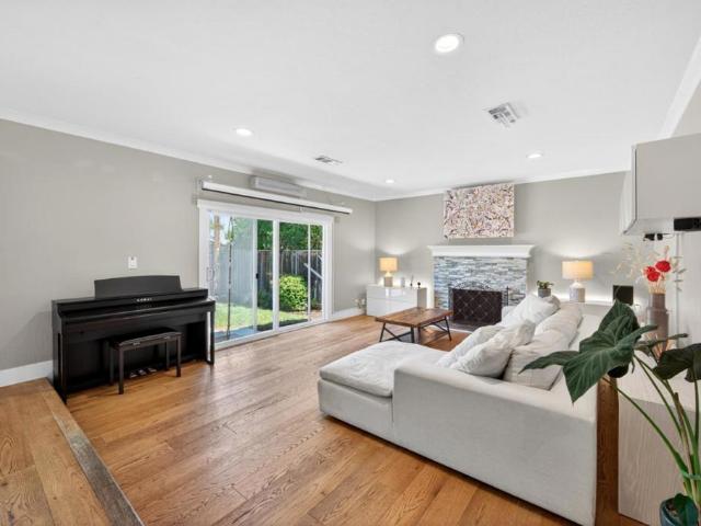 2393 Stratford Drive
