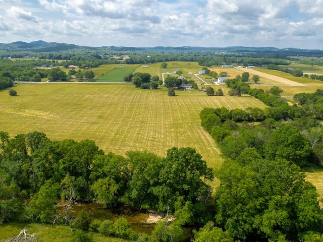 2393 Trousdale Ferry Pike