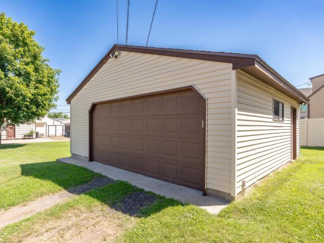 239 3rd Avenue W