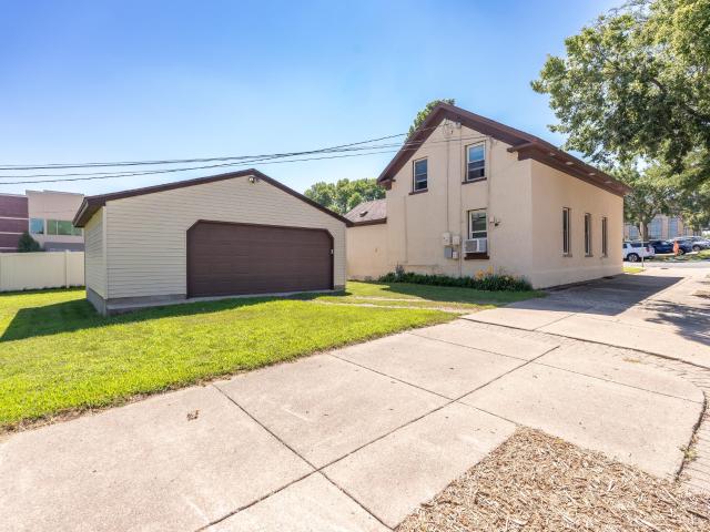 239 3rd Avenue W