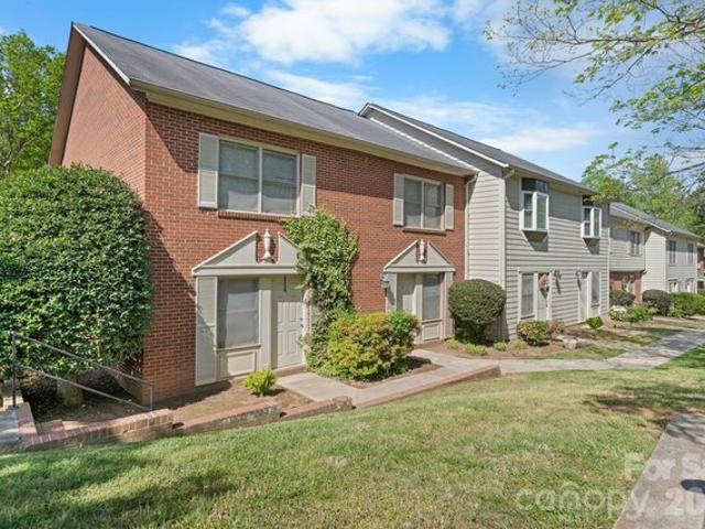239 13th Avenue Pl NW Apt 6, Hickory, NC 28601