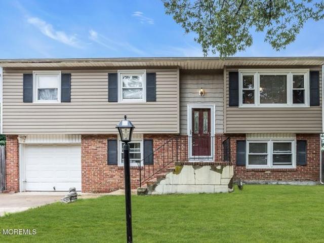 239 Cape May Ave, Bayville, NJ 08721