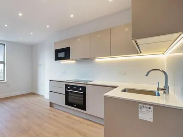 239 Cricklewood Broadway, London, NW2 3HP, United Kingdom | 3 bed apartment for rent #166112495 | Rentberry