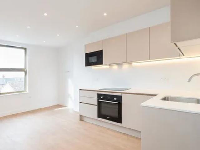 239 Cricklewood Broadway, London, NW2 3HP, United Kingdom | 3 bed apartment for rent #167774461 | Rentberry