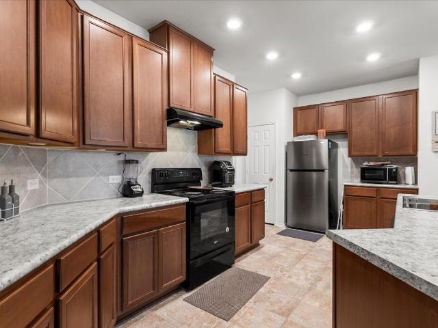 239 Crimson Ln, Kyle, TX 78640 | MLS #9147