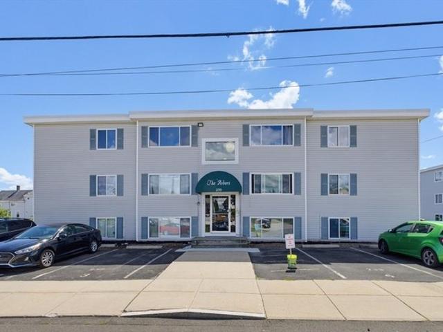 239 Glasgow St Apt 1, Fall River, MA 02721