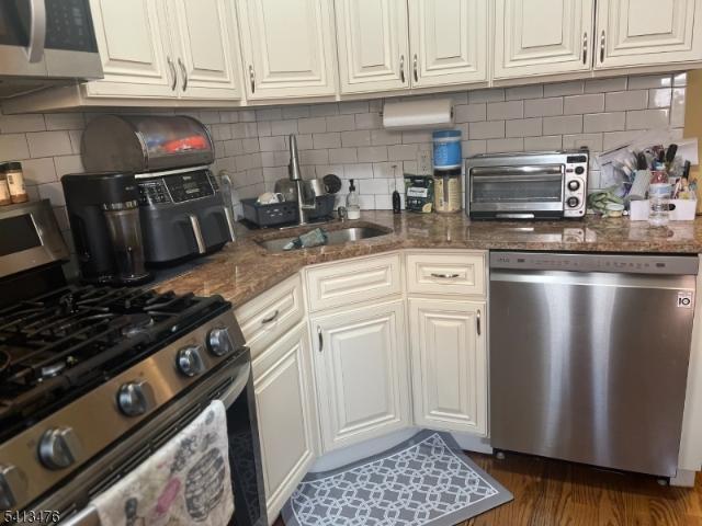 239 Grant Ave