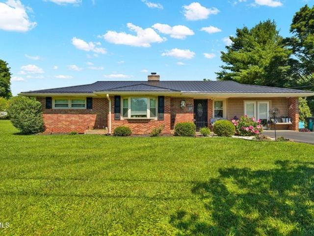 239 Gray Station Rd, Johnson City, TN 37615