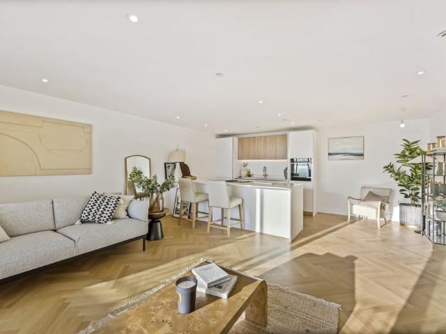 239 Kingsway