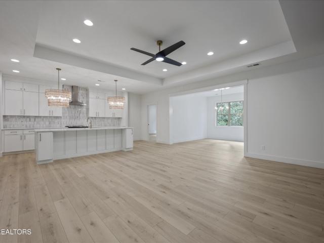 239 Ootsima Way