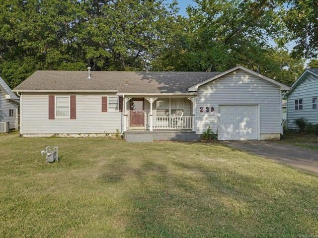 239 N Davis Ave, Claremore, OK 74017