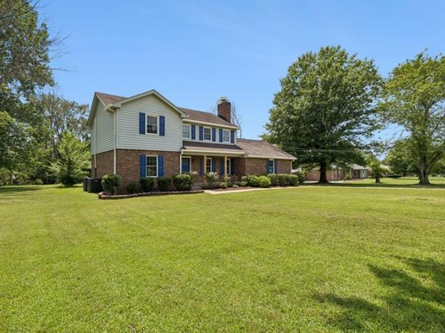 239 Southwinds Dr, Hermitage, TN 37076