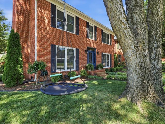 239 Scotsman Ln