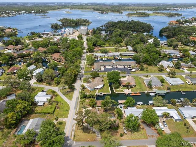 239 SE Paradise Point Rd, Crystal River, FL 34429 | MLS #852435