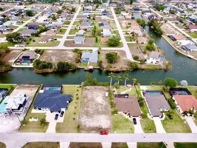 239 SW 28th Ter, Cape Coral, FL 33914