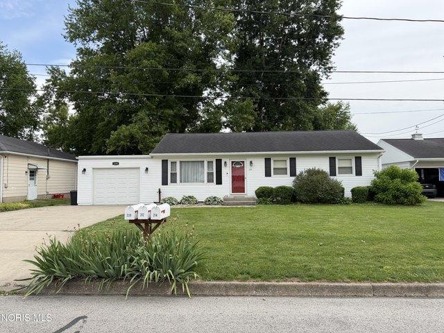239 Pontious Pl, Napoleon, OH 43545