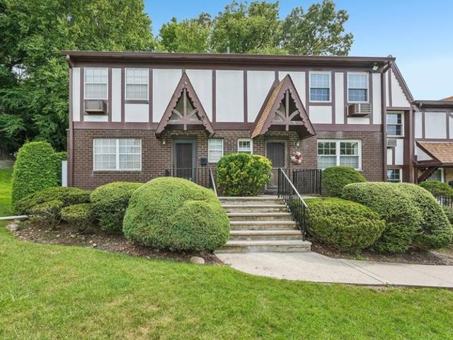 239 Parkside Dr, Suffern, NY 10901
