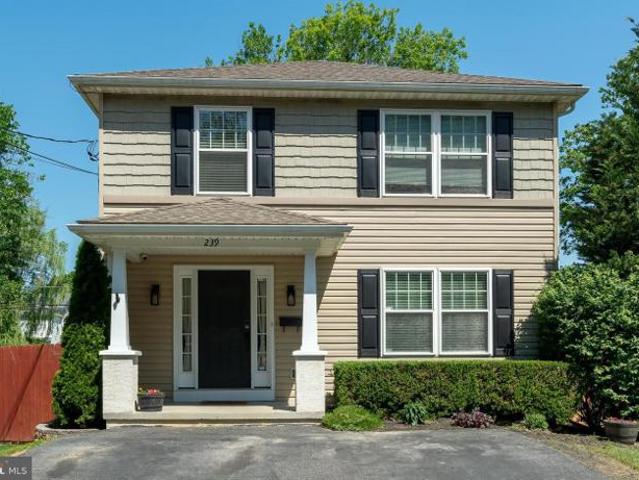 239 Railroad Ave, Ephrata, PA 17522