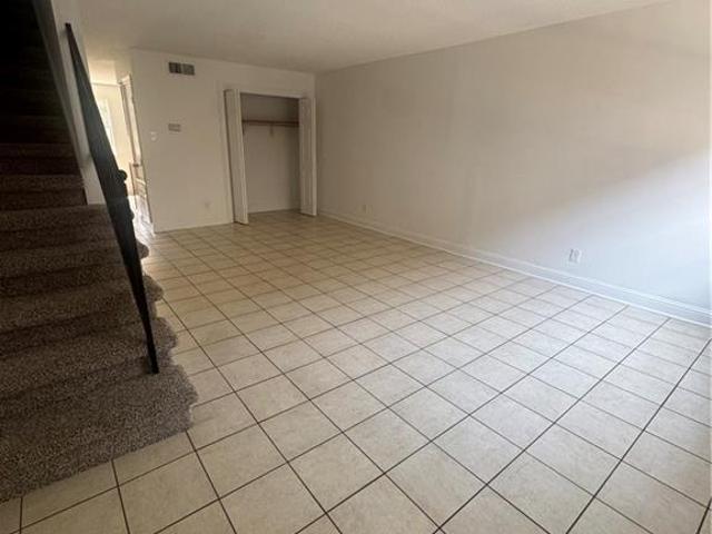239 W Esplanade Avenue # 3