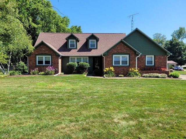 239 W Lawton Cir, Rushville, IN 46173
