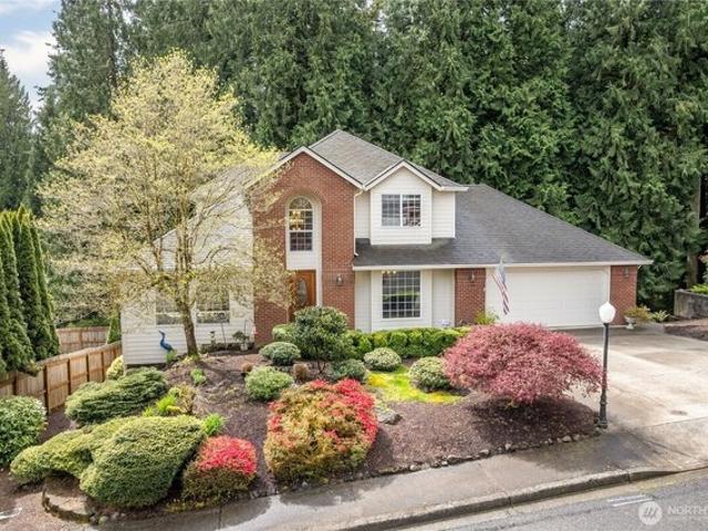 239 W St James Pl, Longview, WA 98632