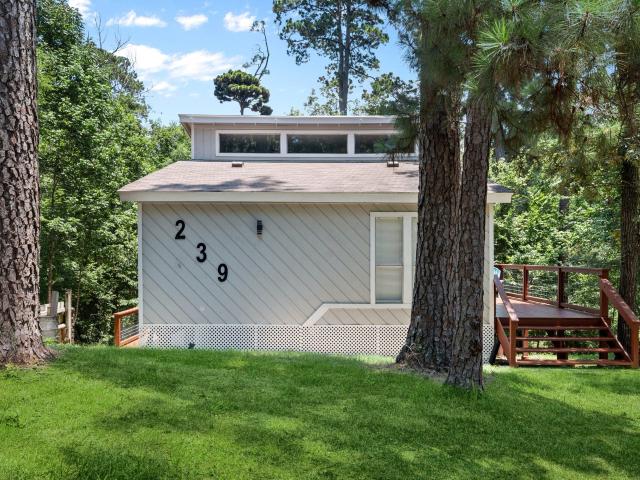 239 White Oak Hills