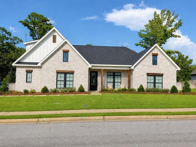 239 Windemere Ln, Dothan, AL 36303